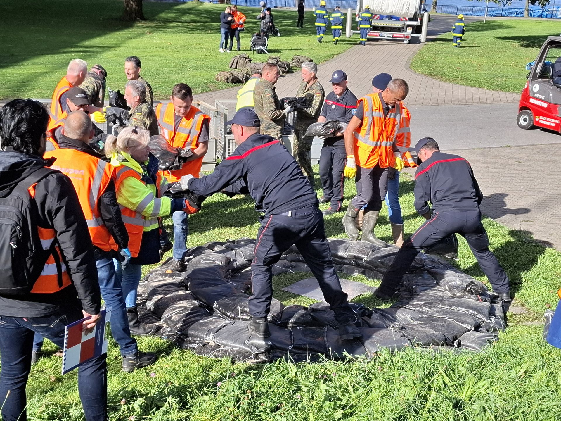 International Handbook on Emergency Management for Flood Defences ...